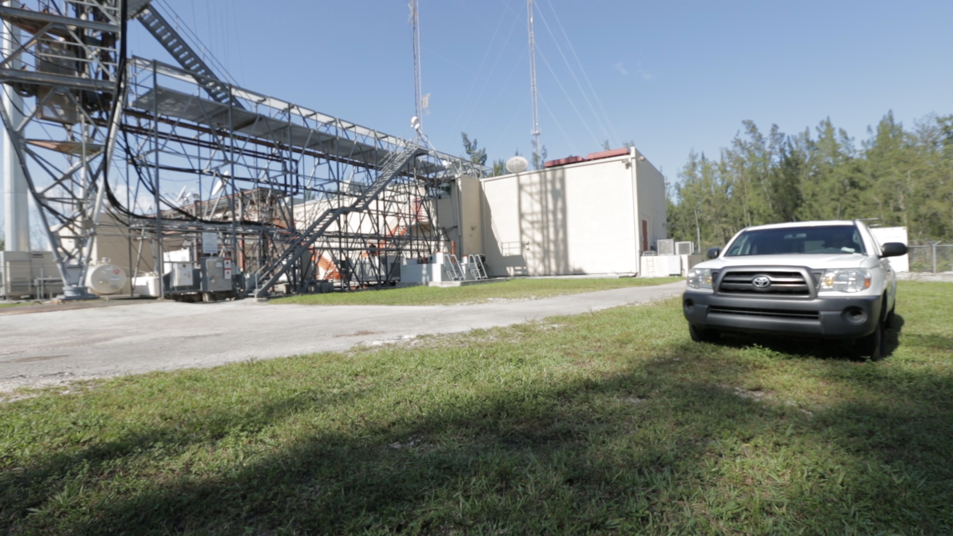 Highland Wireless: In-Building Wireless & Motorola Two Way Radio Dealer